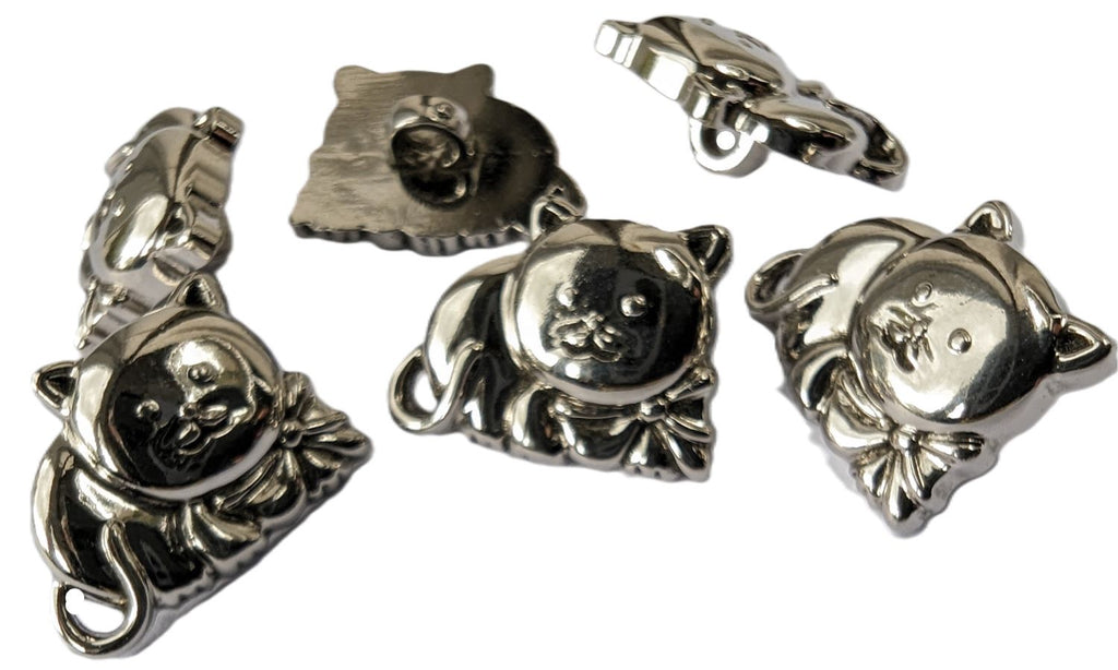 B10050 18mm Silver Metallic Effect Cat Design Novelty Shank Button ...