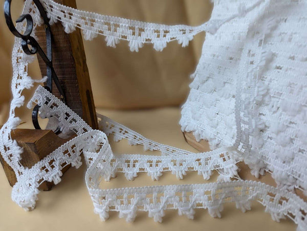 L643 3cm White Soft-Fluffy Edge Vintage Lace Type Braid Trim – Ribbonmoon