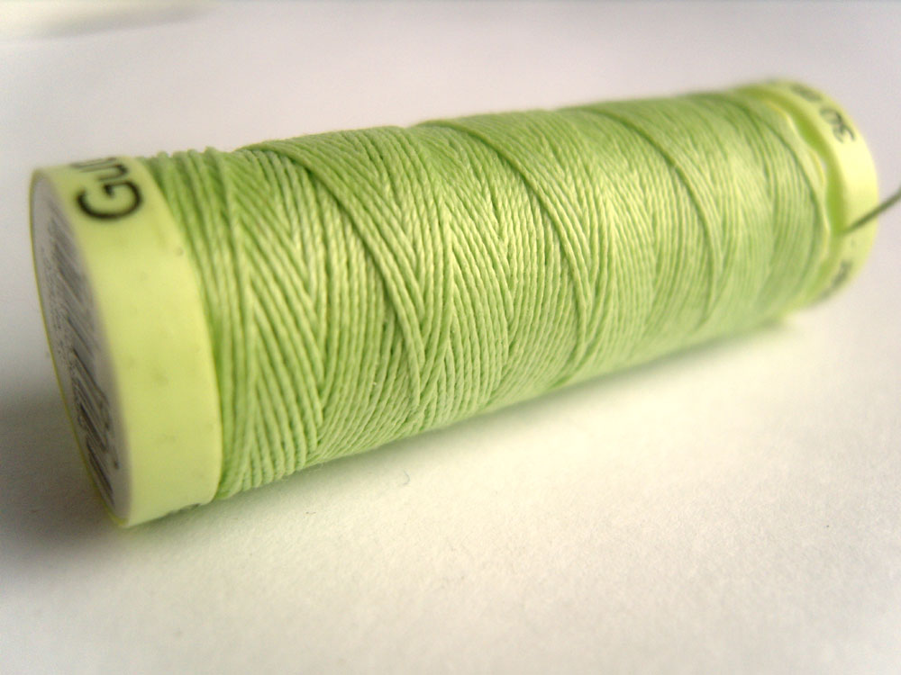 GT 152 Top Stitch Green Gutermann Thick, Strong Polyester Sewing Threa ...