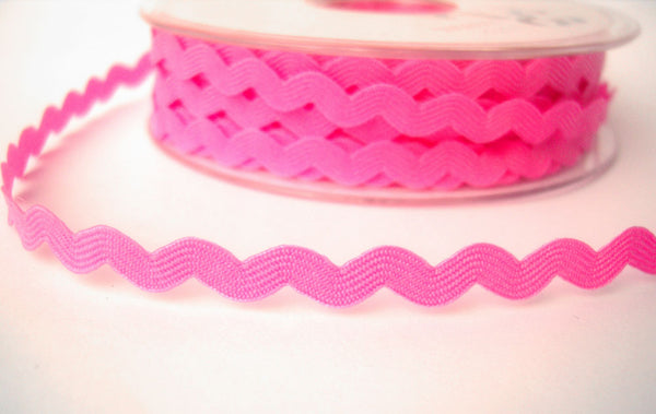 RIC139 9mm Deep Bright Pink Ric Rac Briad – Ribbonmoon